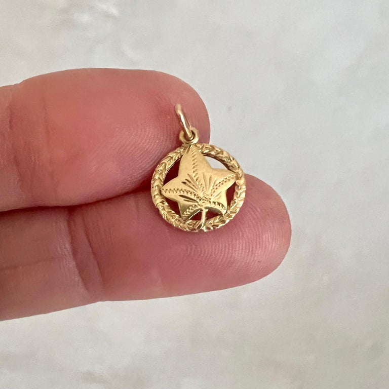 Italian Maple Leaf Wreath 18K Gold Charm Pendant For Sale at 1stDibs