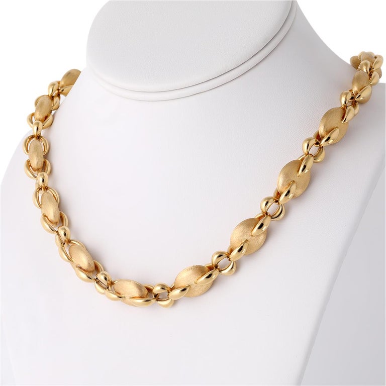 Vintage Italian 18k Yellow Brushed Gold Link Necklace For Sale at 1stDibs