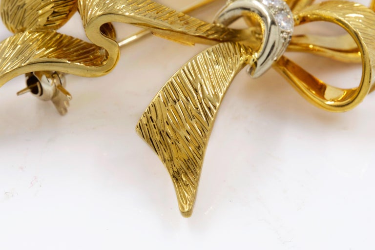 Vintage Italian 18K Yellow Gold and Diamond Textured Ribbon Brooch, 9.9 ...