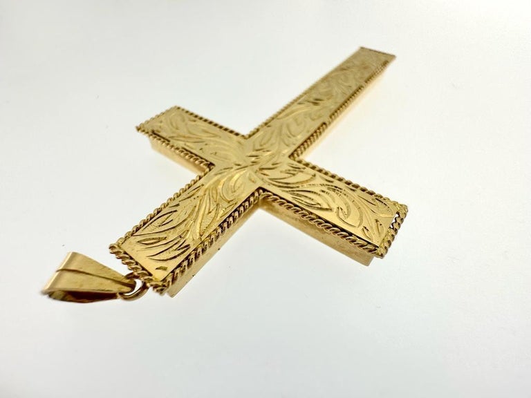 Vintage Italian Cross 18kt Yellow Gold Leaves and Flowers Carved For ...