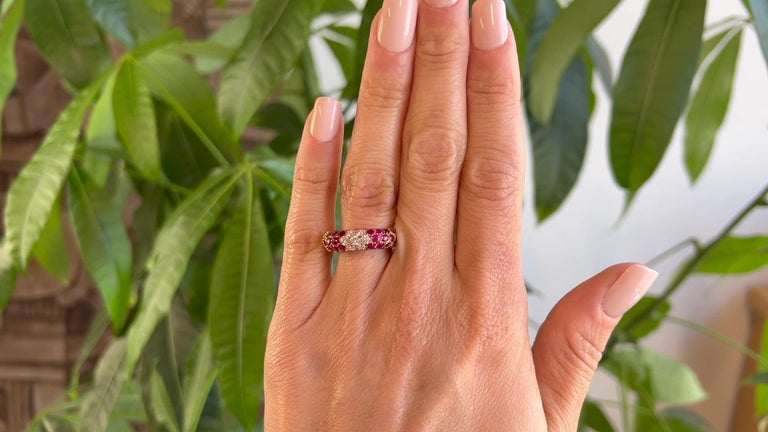 Vintage Italian Diamond Ruby 18 Karat Yellow Gold Ring For Sale at 1stDibs