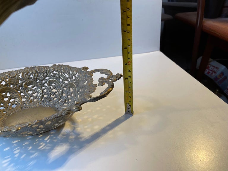 Vintage Italian Filigree Basket or Bowl in Brass For Sale at 1stDibs