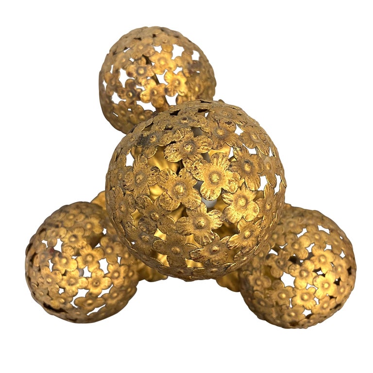 Vintage Italian Gilt Hydrangea Table Lamp For Sale at 1stDibs