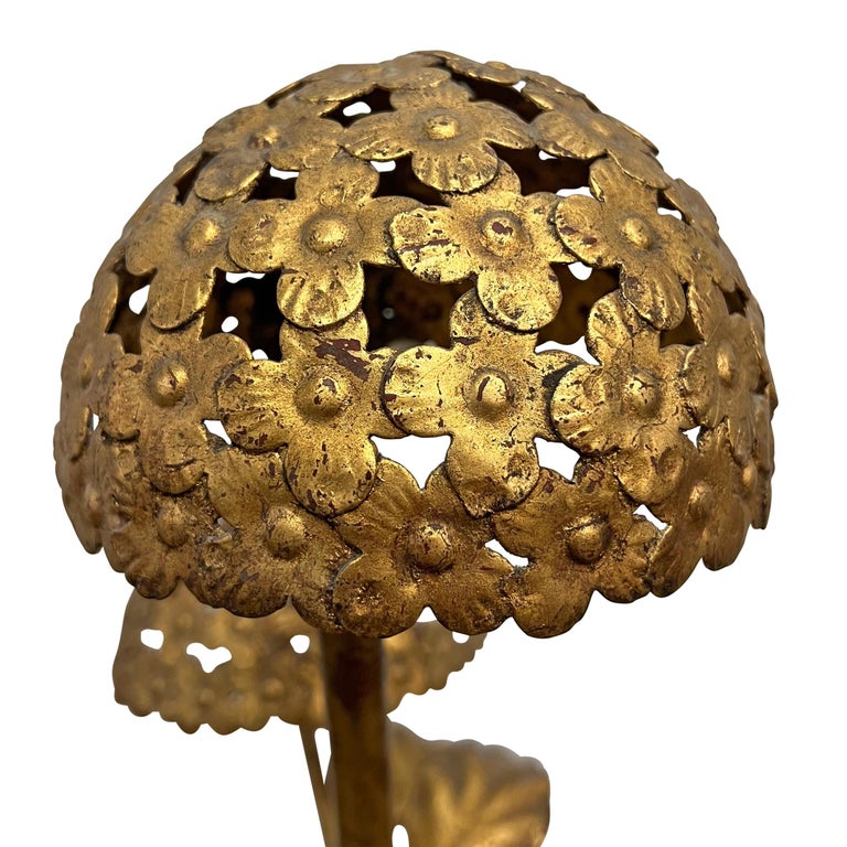 Vintage Italian Gilt Hydrangea Table Lamp For Sale at 1stDibs