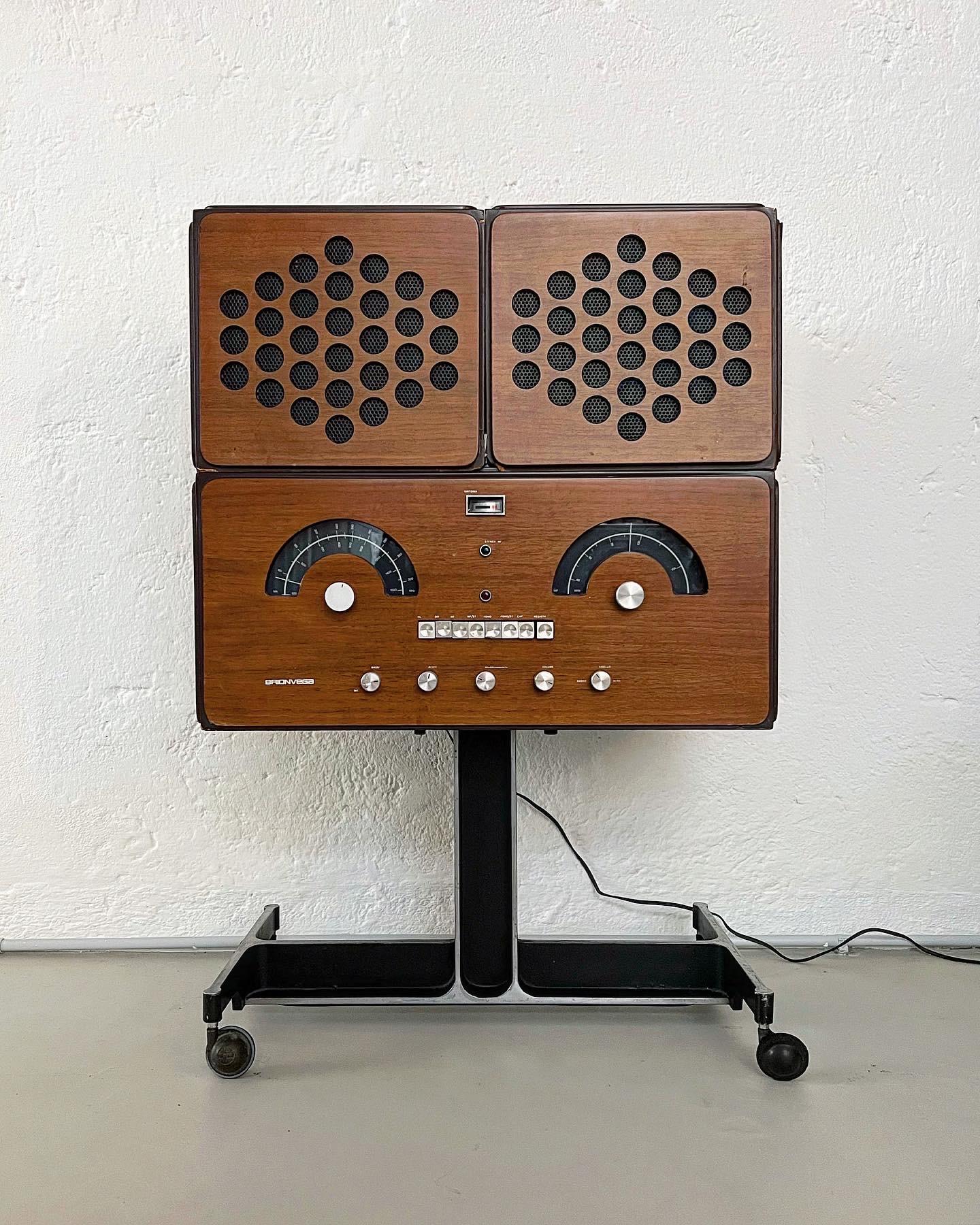 Vintage Italian RR126 Radiophonograph by the Castiglioni Brothers for ...