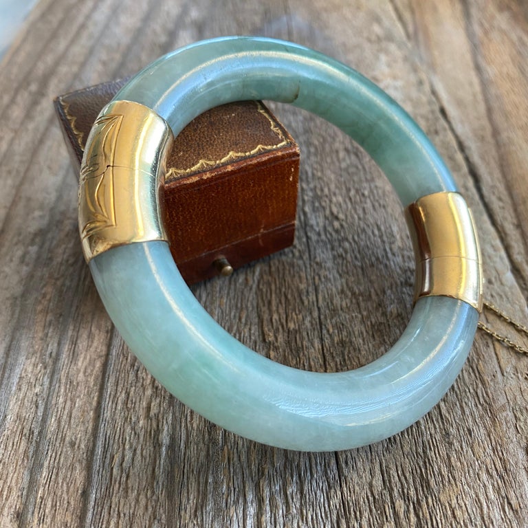 Vintage Jade Jadeite 14K Bangle Bracelet For Sale at 1stDibs