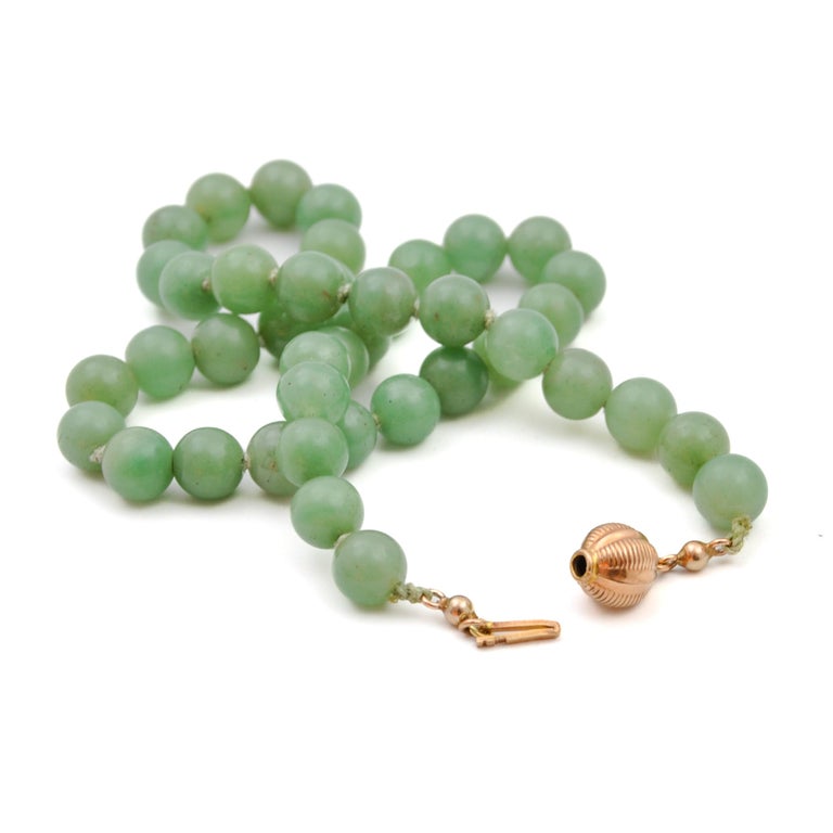 Vintage Jadeite Jade 14 Karat Gold Beaded Necklace For Sale at 1stDibs