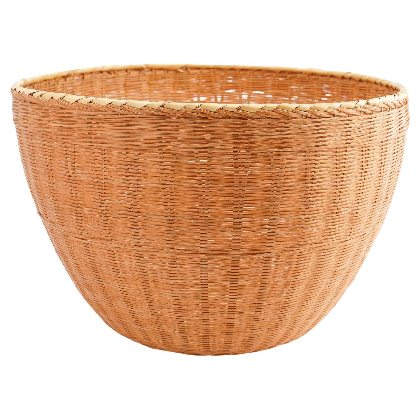 Vintage Japanese hand woven bamboo basket For Sale at 1stDibs