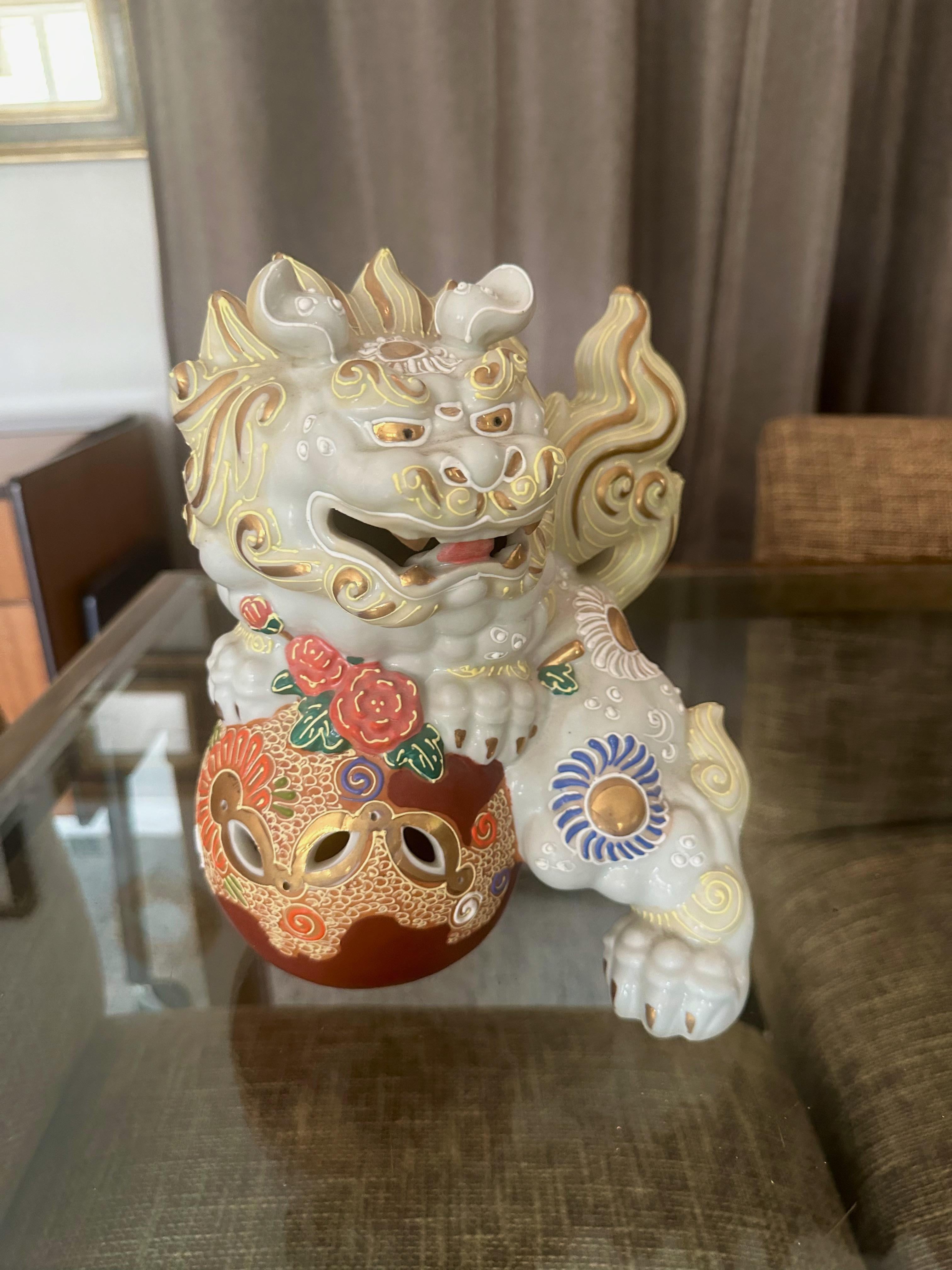 Vintage Japanese Kutani Porcelain Foo Dog Temple Lion For Sale at 1stDibs