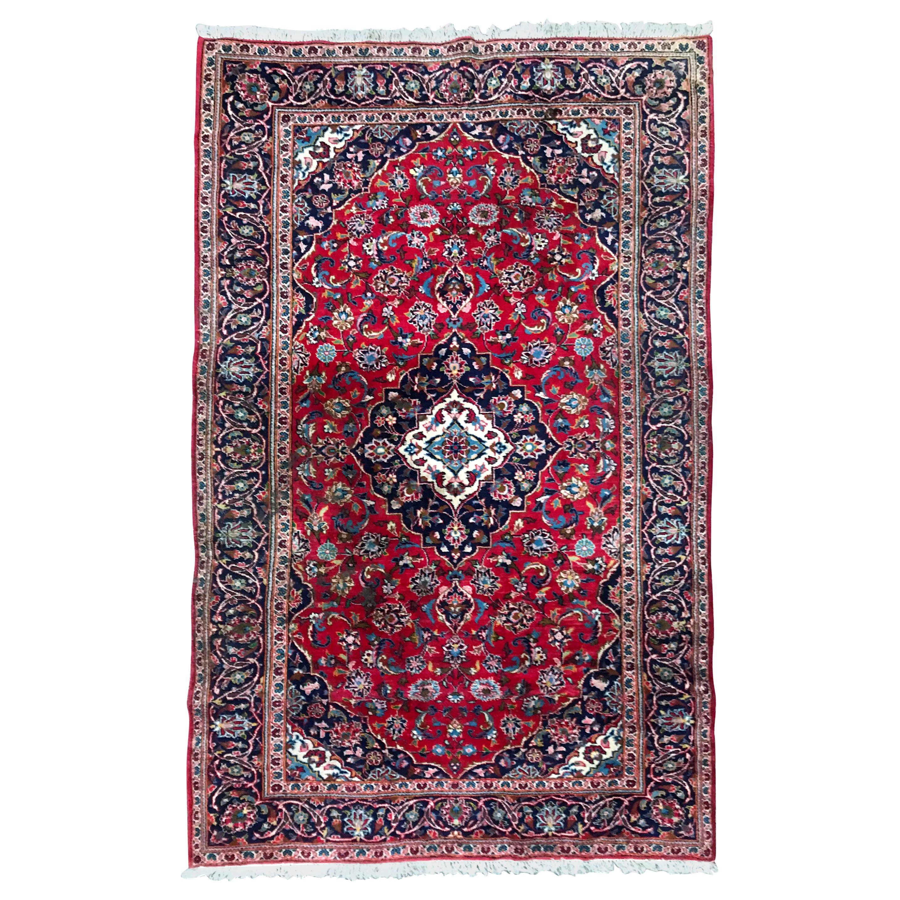 Beautifully Designed Vintage Kashan Rug For Sale at 1stDibs