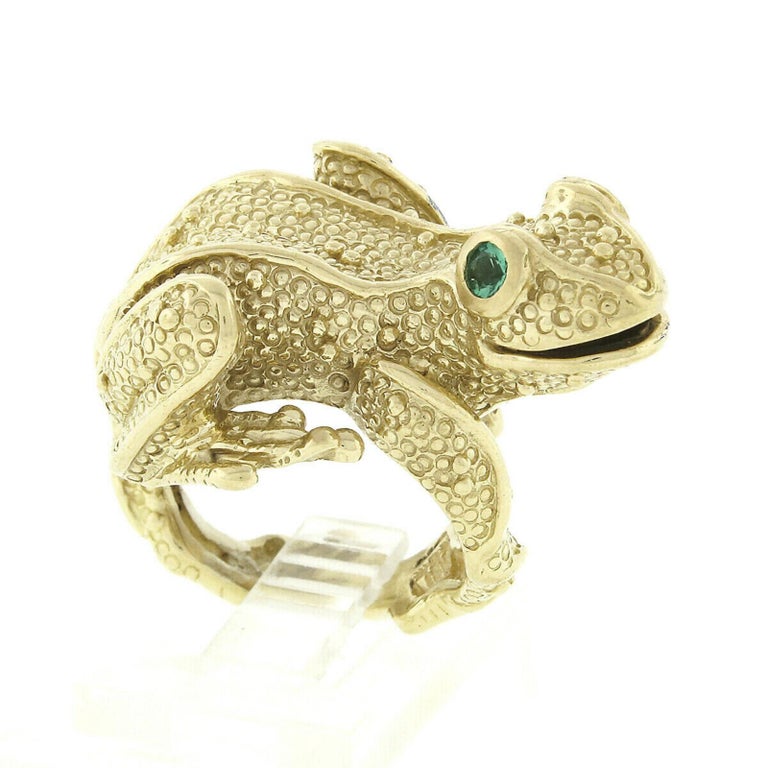 Vintage Large 18k Gold Round Emerald Eyes Detailed Textured Frog ...