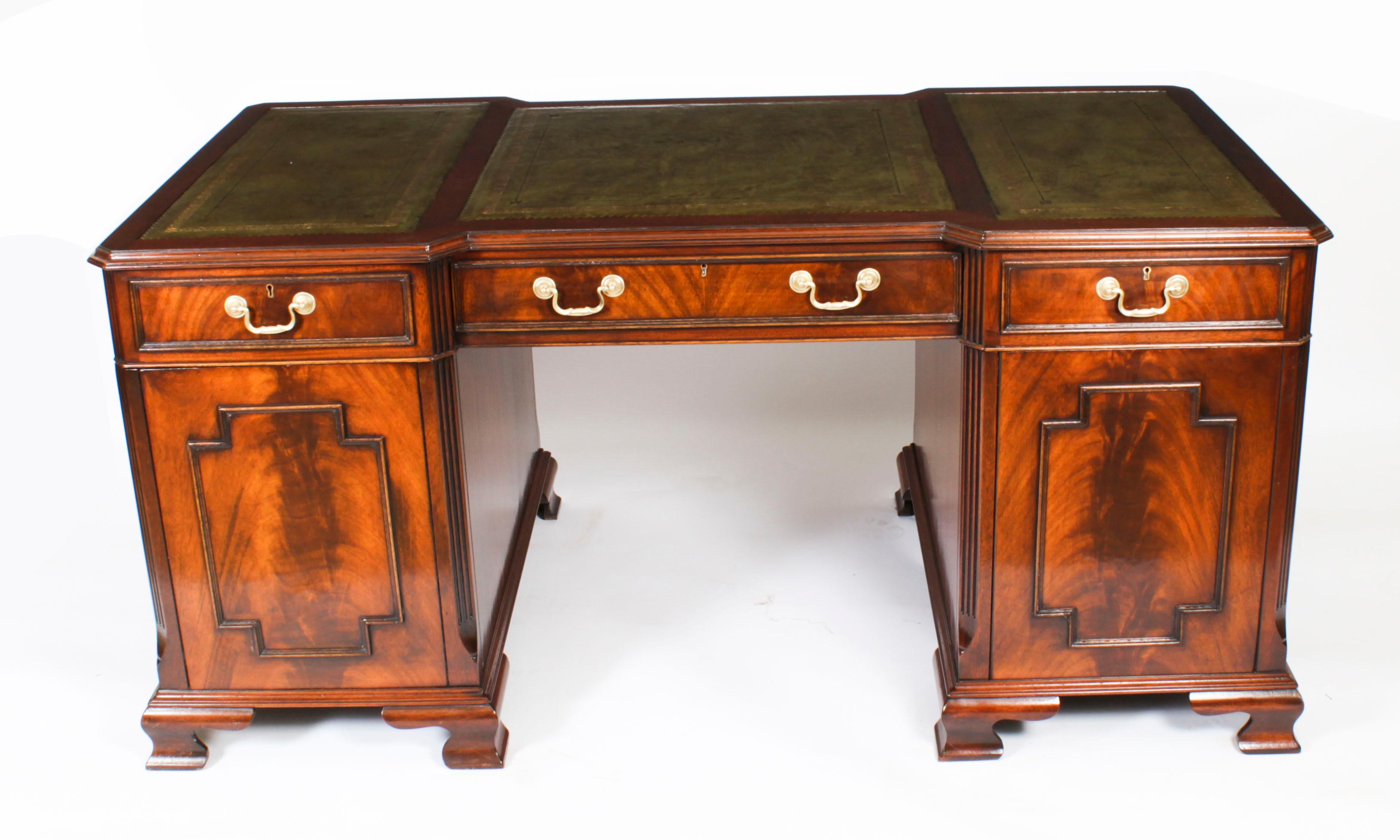 Vintage Large 6ft Georgian Revival Flame Mahogany Partners Pedestal ...