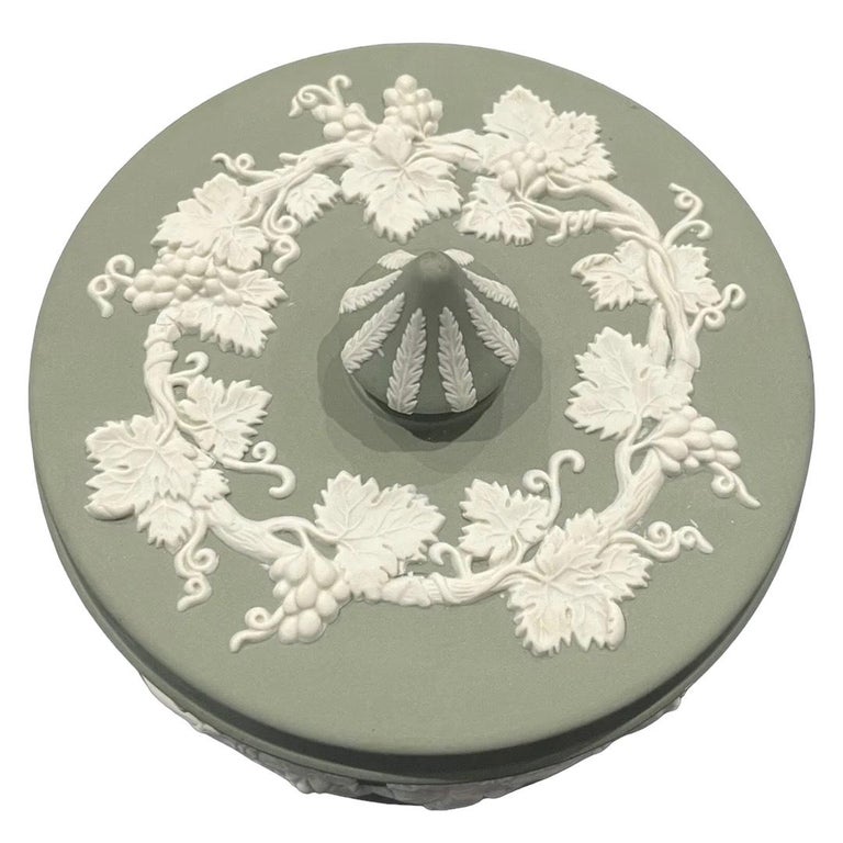 Vintage Large Wedgwood Green Jasperware Decorative Box with Lid For ...