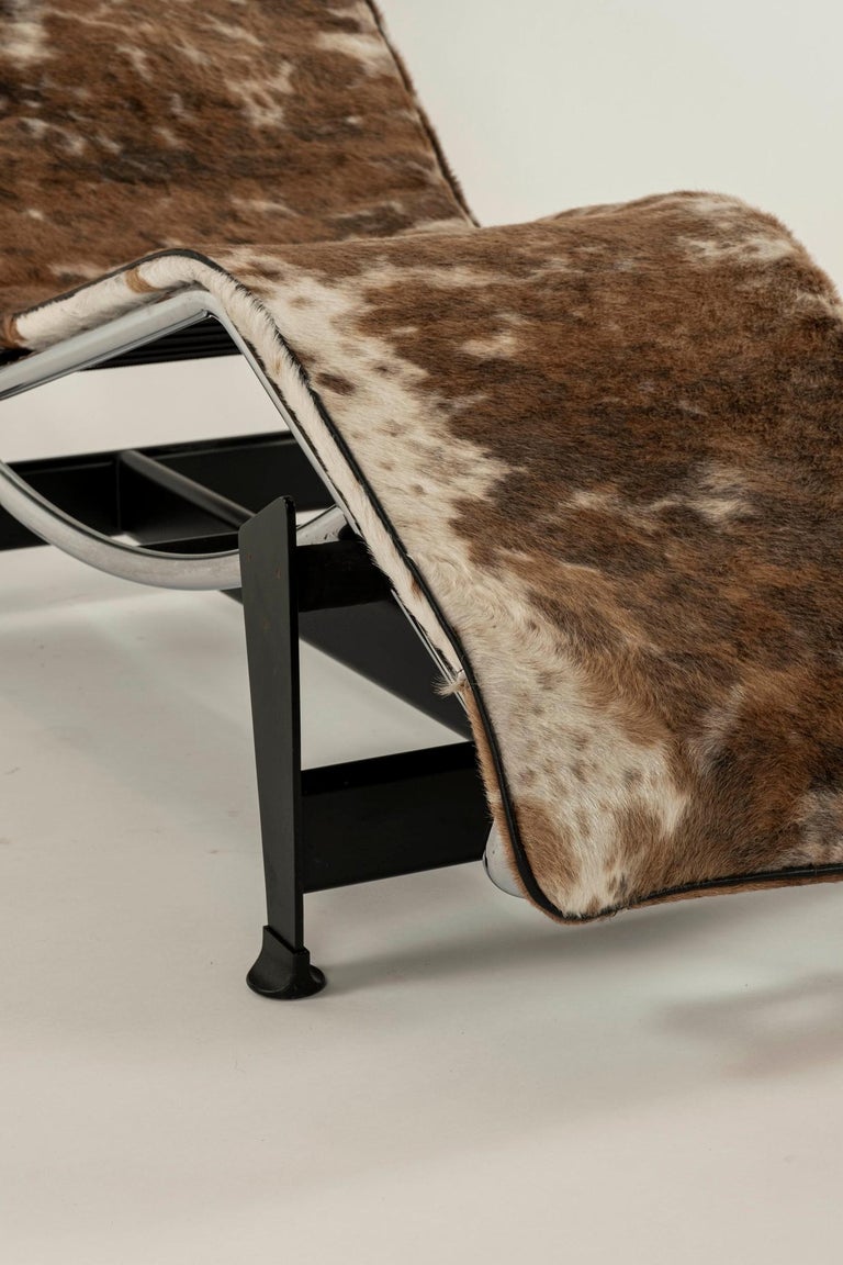Vintage LC4 Chaise Lounge For Sale at 1stDibs
