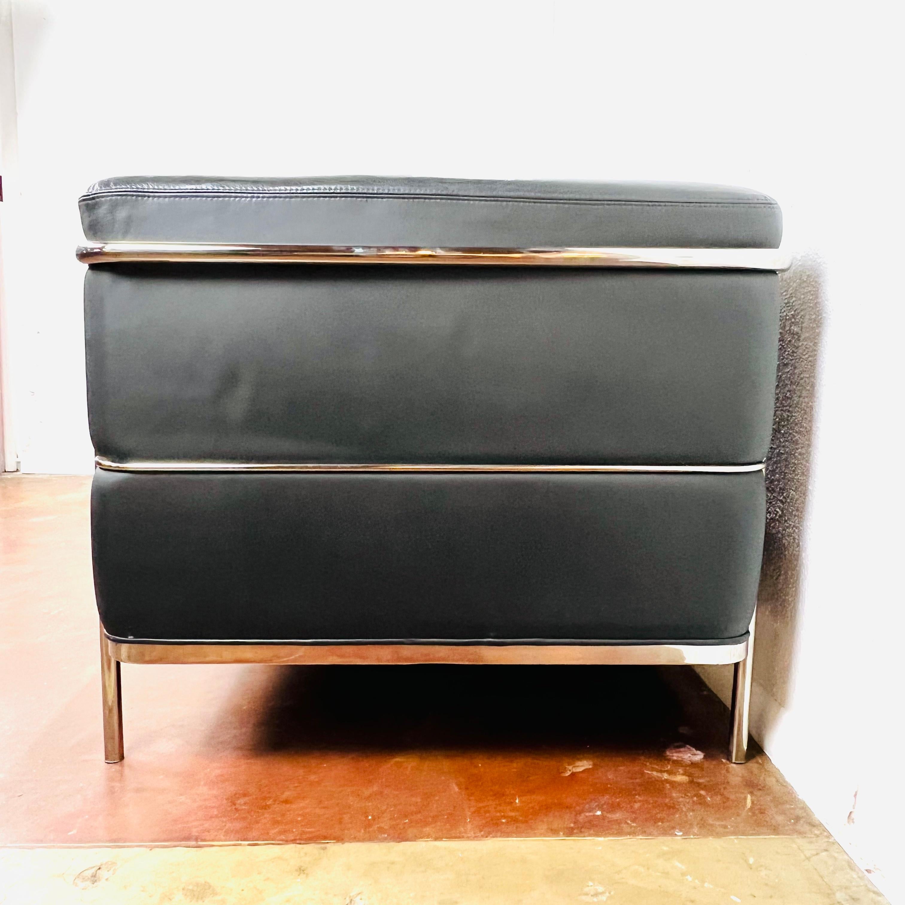 Vintage Leather Cartwright Sofa in the Style of Le Corbusier For Sale ...