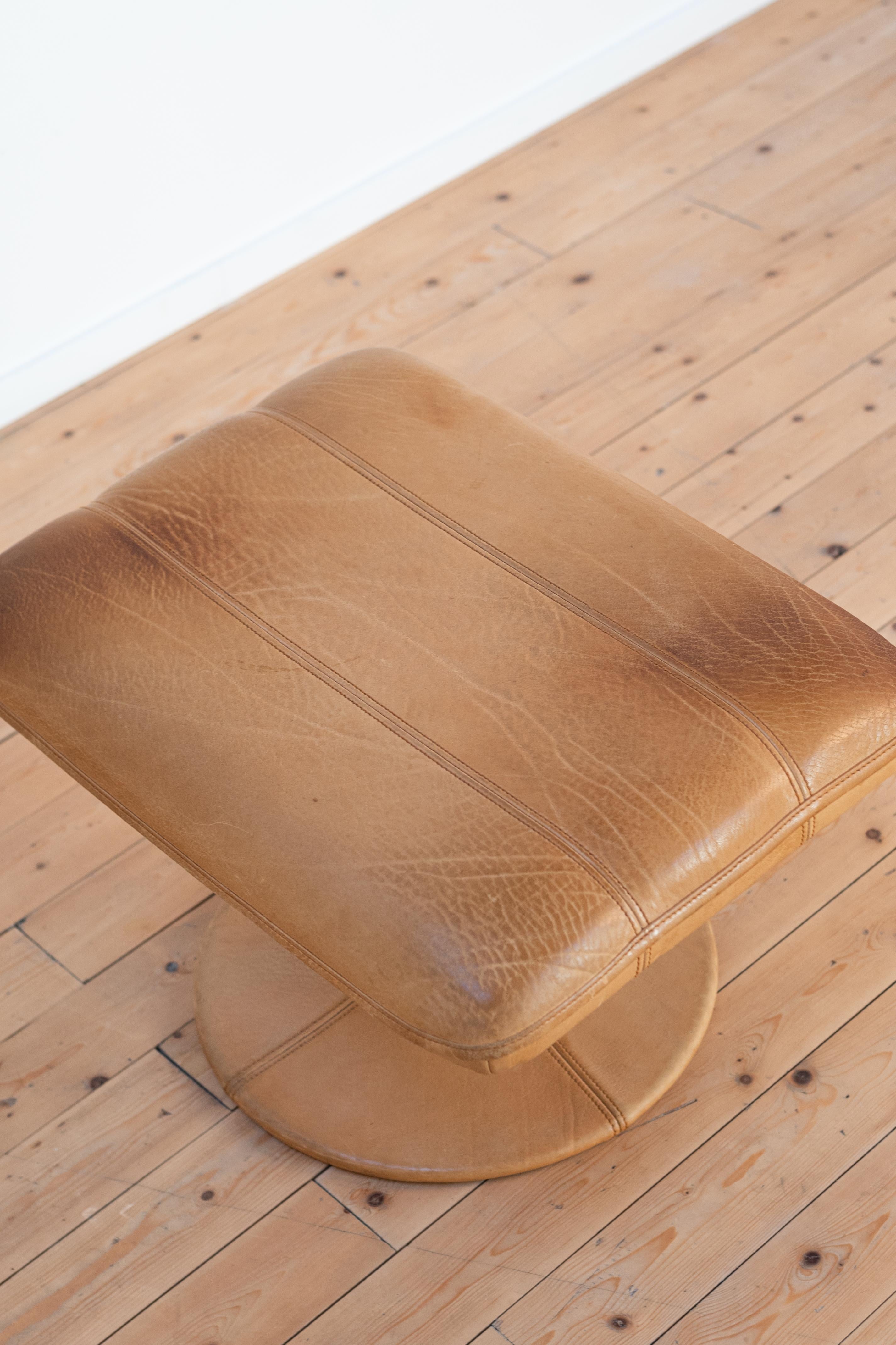 Vintage leather DS50 Ottoman by De Sede '1970s' at 1stDibs