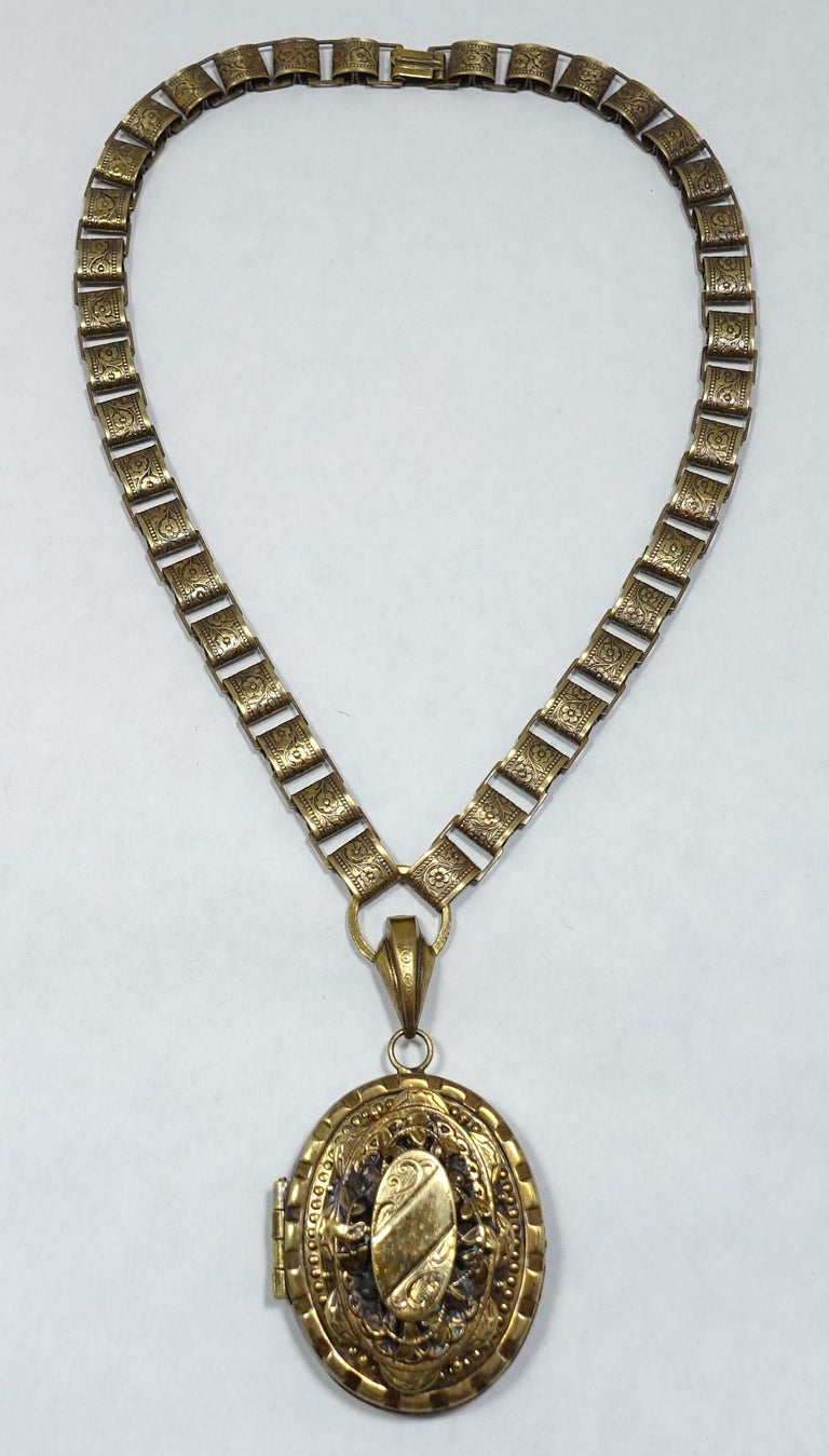 Vintage Locket On An Etched Book Chain Necklac For Sale at 1stDibs