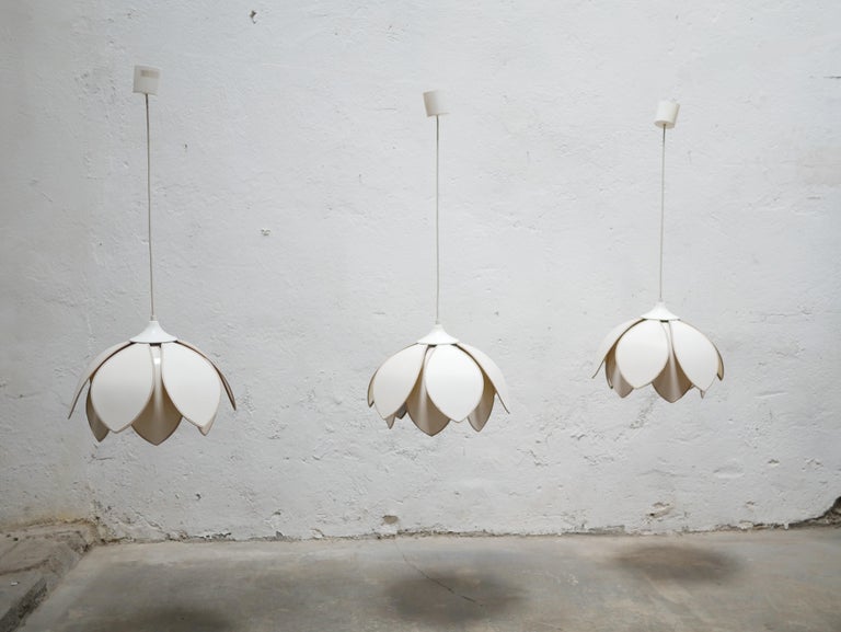 Vintage Lotus Flower Suspension For Sale at 1stDibs