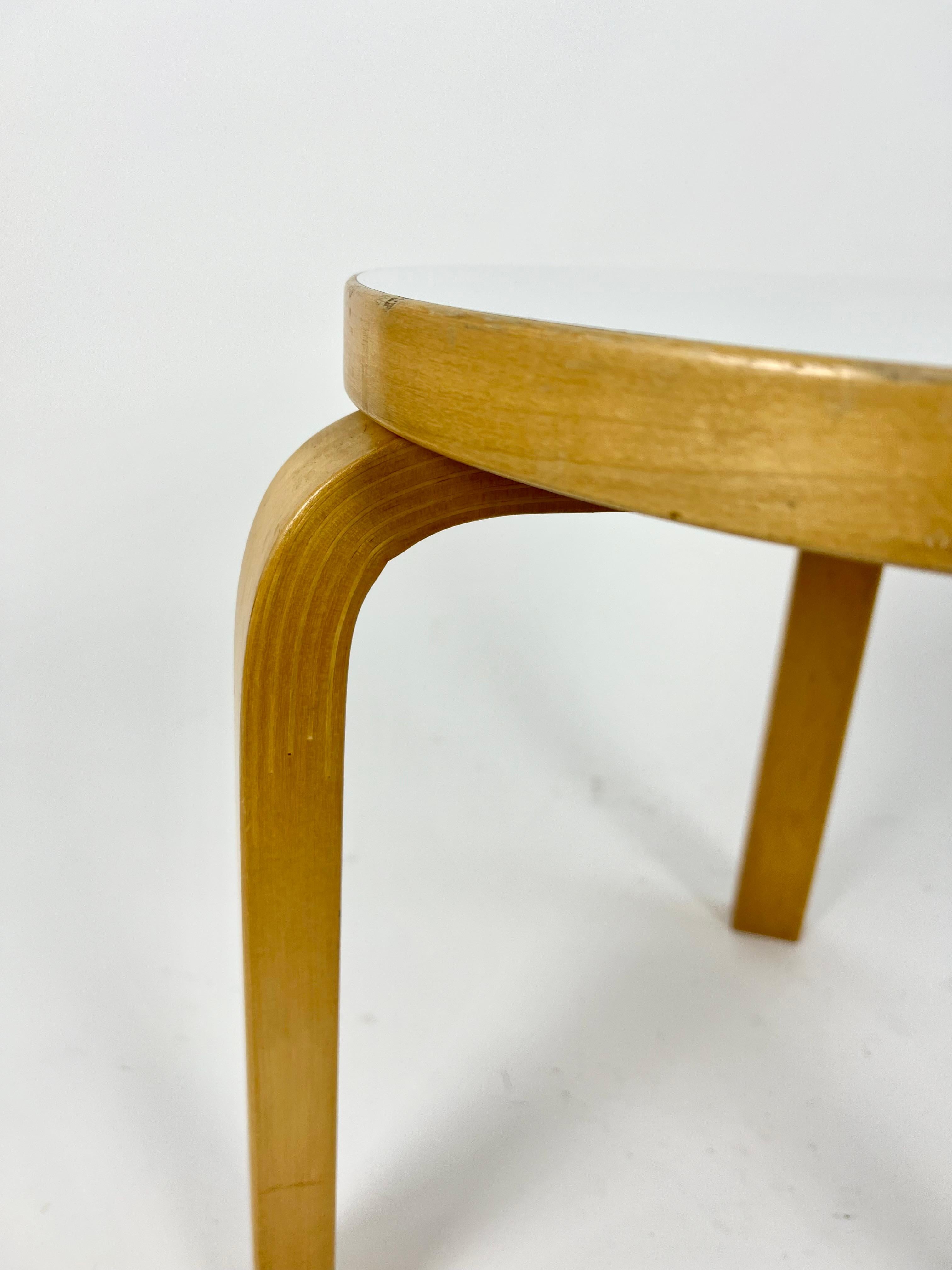 Vintage low stool / side table by Alvar Aalto for Artek, Finland 1960 ...