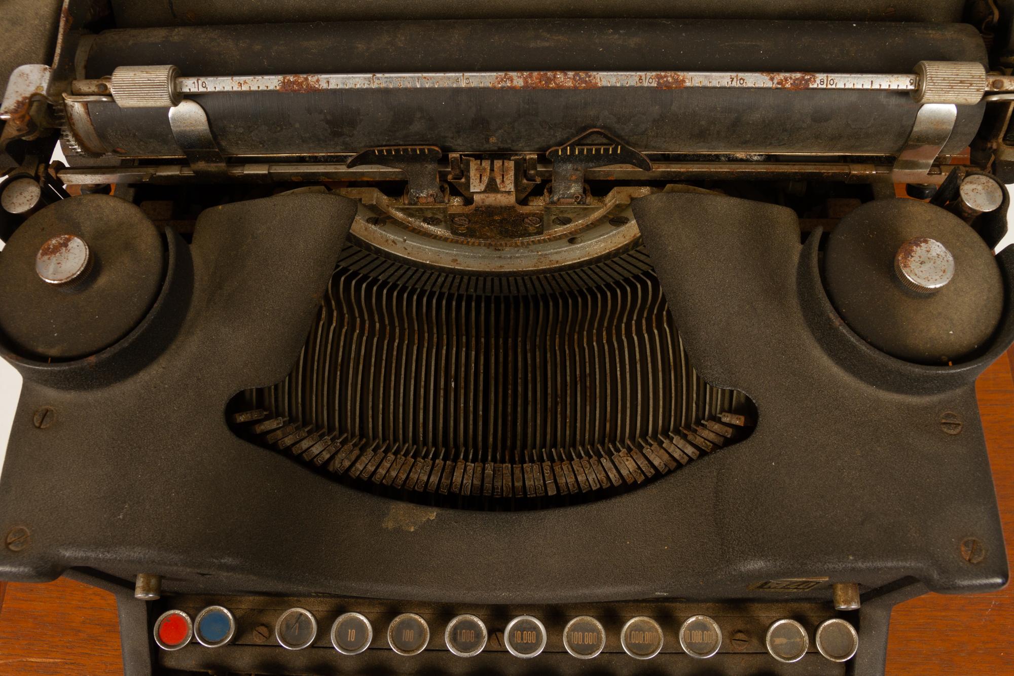 Vintage M40 Typewriter from Olivetti, 1940s at 1stDibs | olivetti m40 ...