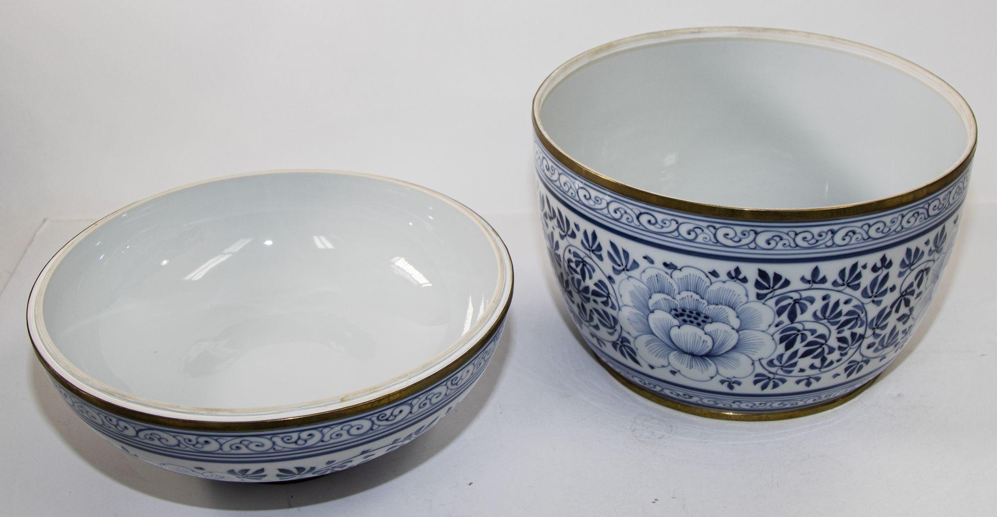 Vintage Maitland Smith Large Blue and White Porcelain Floral Pattern ...