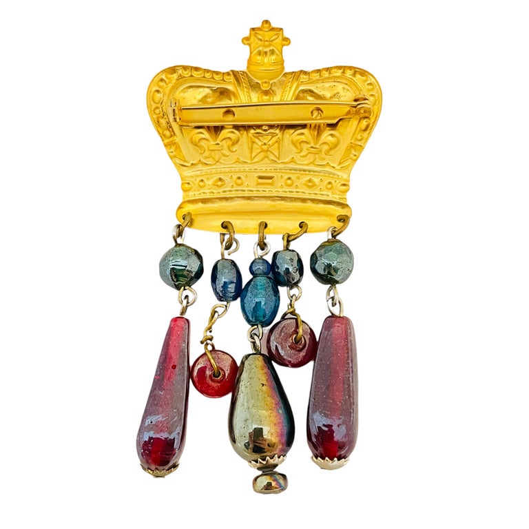 Vintage matte gold crown glass dangle brooch For Sale at 1stDibs