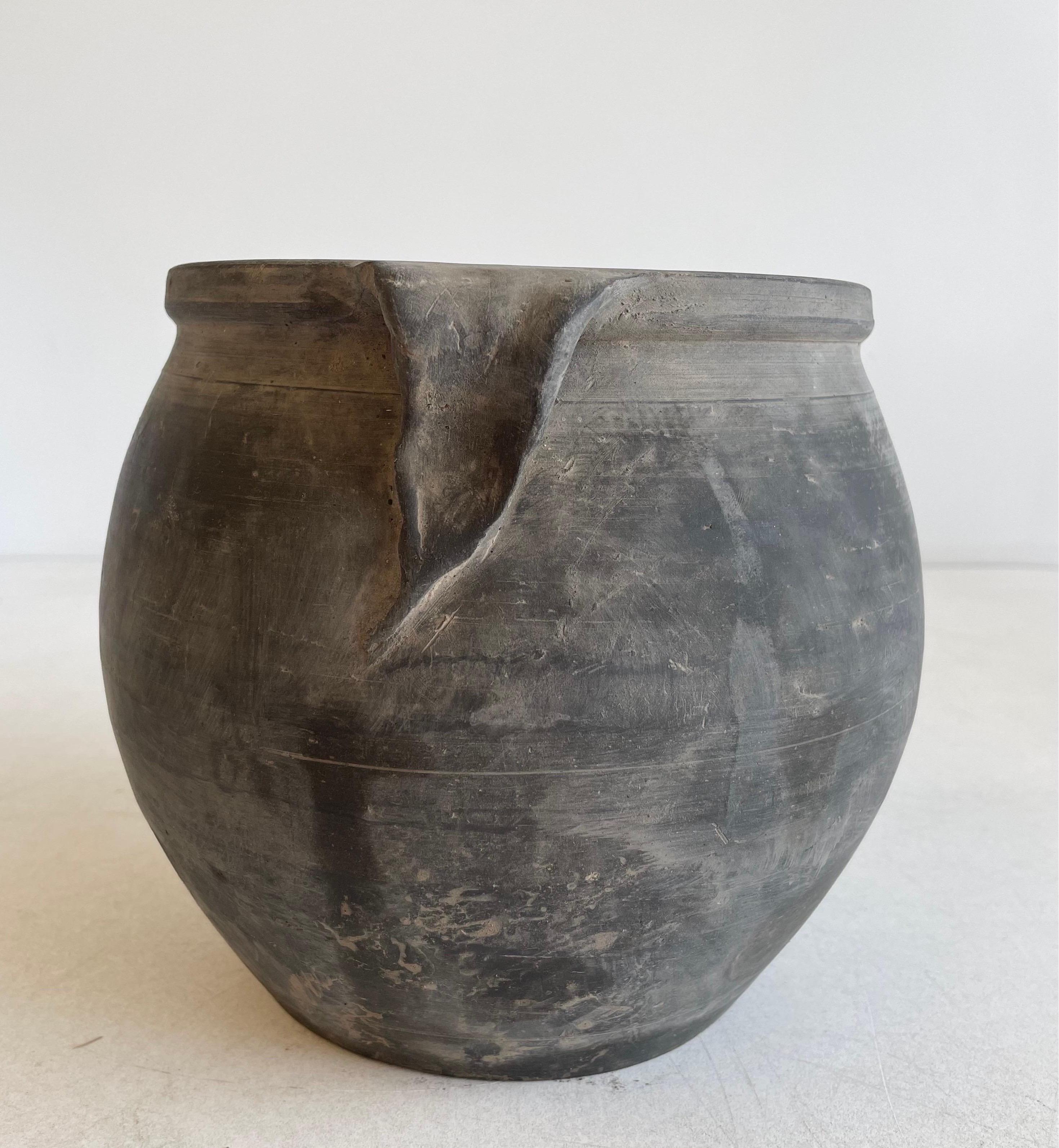 Vintage Matte Oil Pottery Decorative Pot at 1stDibs