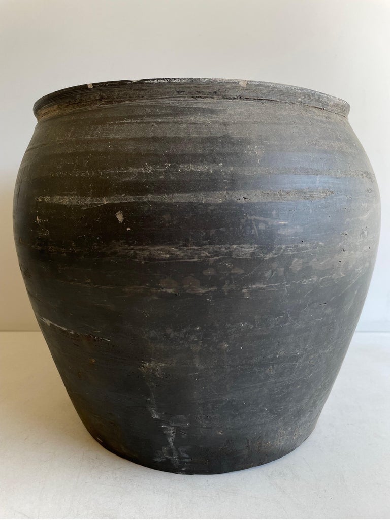 Vintage Matte Oil Pottery Large Decorative Pot For Sale at 1stDibs