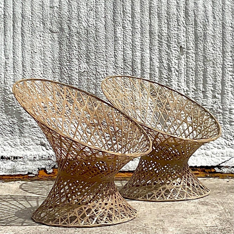 Vintage MCM Russell Woodard Spun Fiberglass Martini Lounge Chairs, a ...