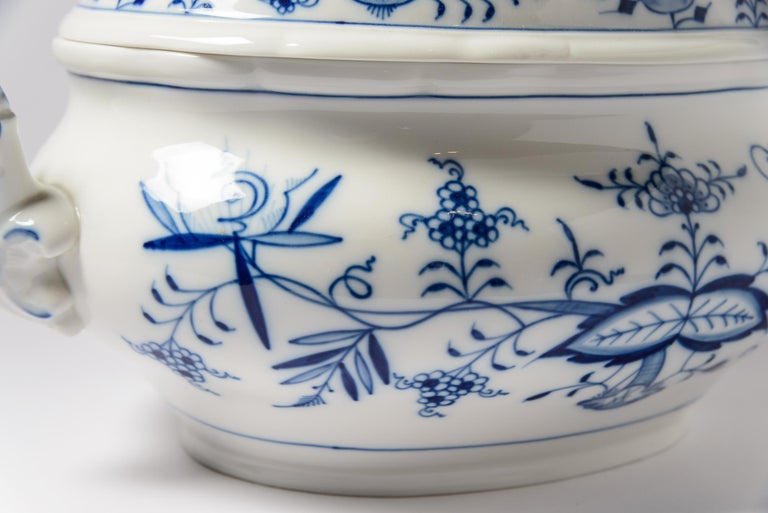 Vintage Meissen Blue Onion Soup Tureen For Sale at 1stDibs