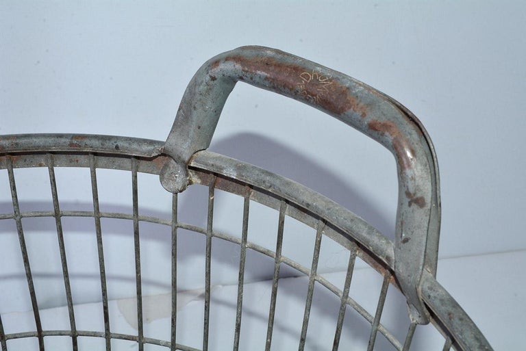 Vintage Metal Wire Clam Basket For Sale at 1stdibs