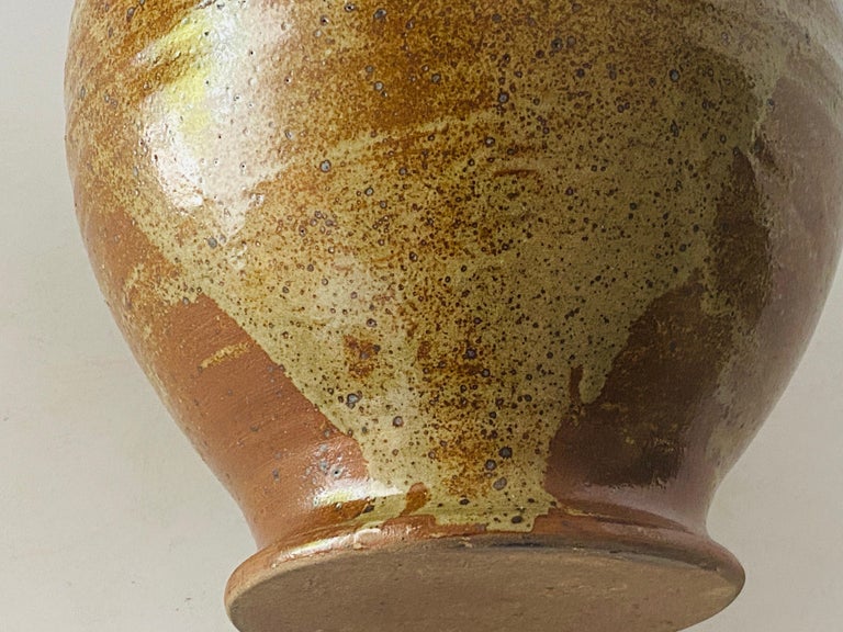 Vintage Mid-Century Französisch Provincial Steingut Keramik, Krug Gefäß Braun im Angebot bei 1stDibs