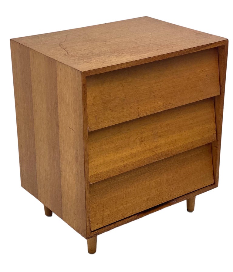 Vintage Mid-Century Modern 3 Drawer Dresser Cabinet For Sale at 1stDibs