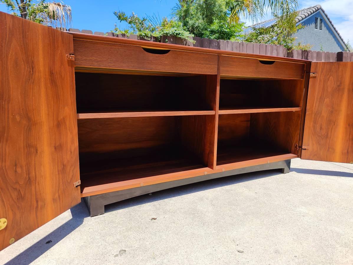 Vintage Mid-Century Modern Buffet by Glenn of California at 1stDibs