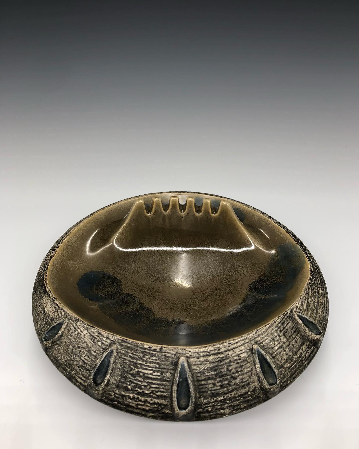 Vintage Mid-Century Modern California Blue and Taupe Clam Shaped ...