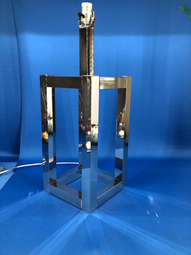 Vintage Mid-Century Modern Chrome Geometric Shaped Table Lamp For Sale ...