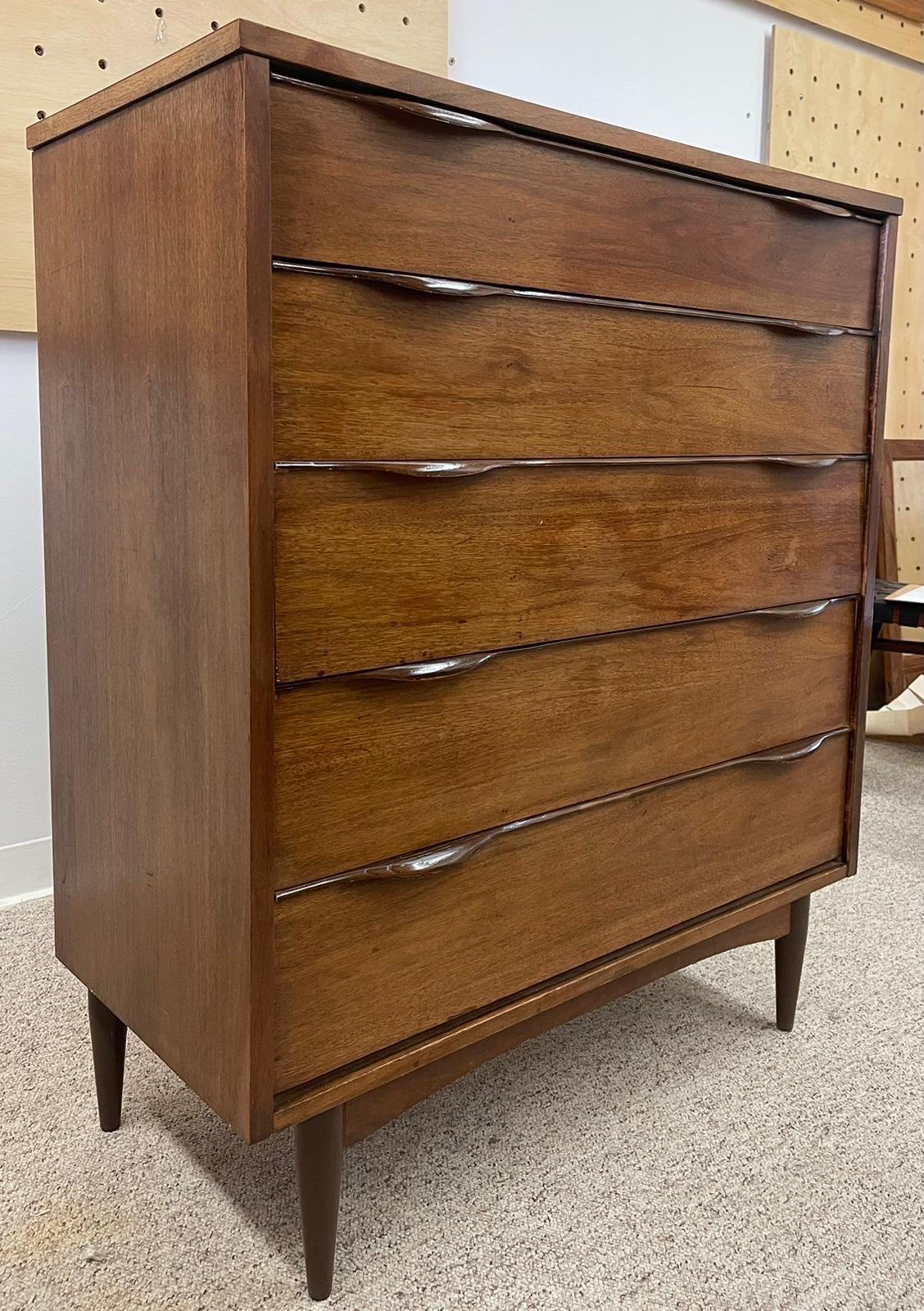 Vintage Mid Century Modern Dressers With Wooden Handles For Sale at ...