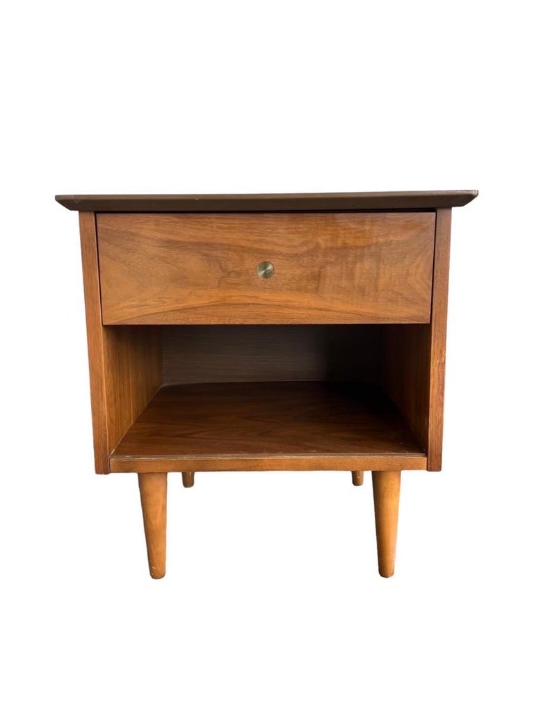 Vintage Mid-Century Modern End Table Dovetail Drawer For Sale at 1stDibs