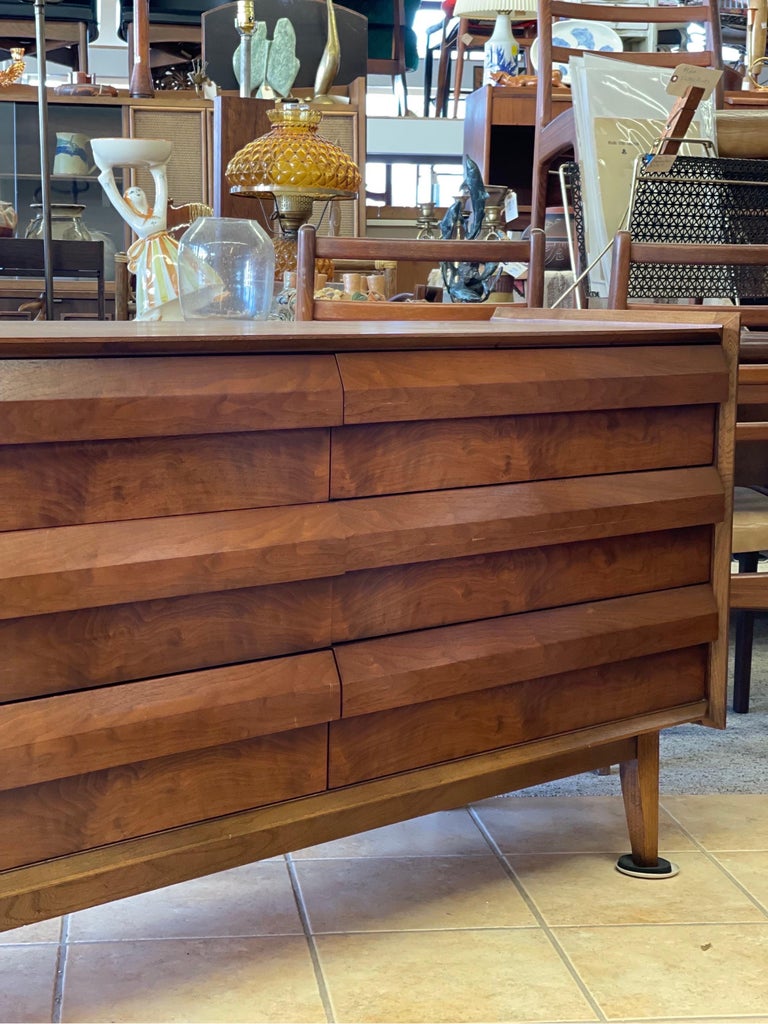 Vintage Mid-Century Modern Lane First Edition 6 Drawer Dresser Dovetail ...