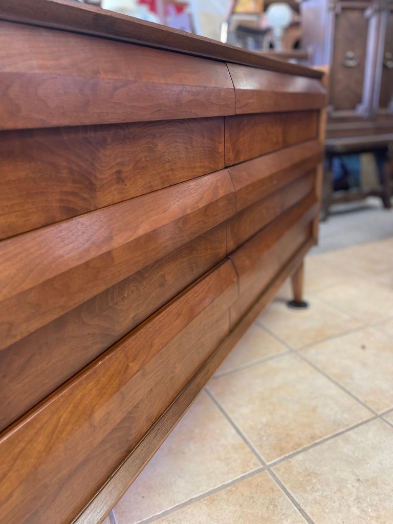 Vintage Mid-Century Modern Lane First Edition 6 Drawer Dresser Dovetail ...