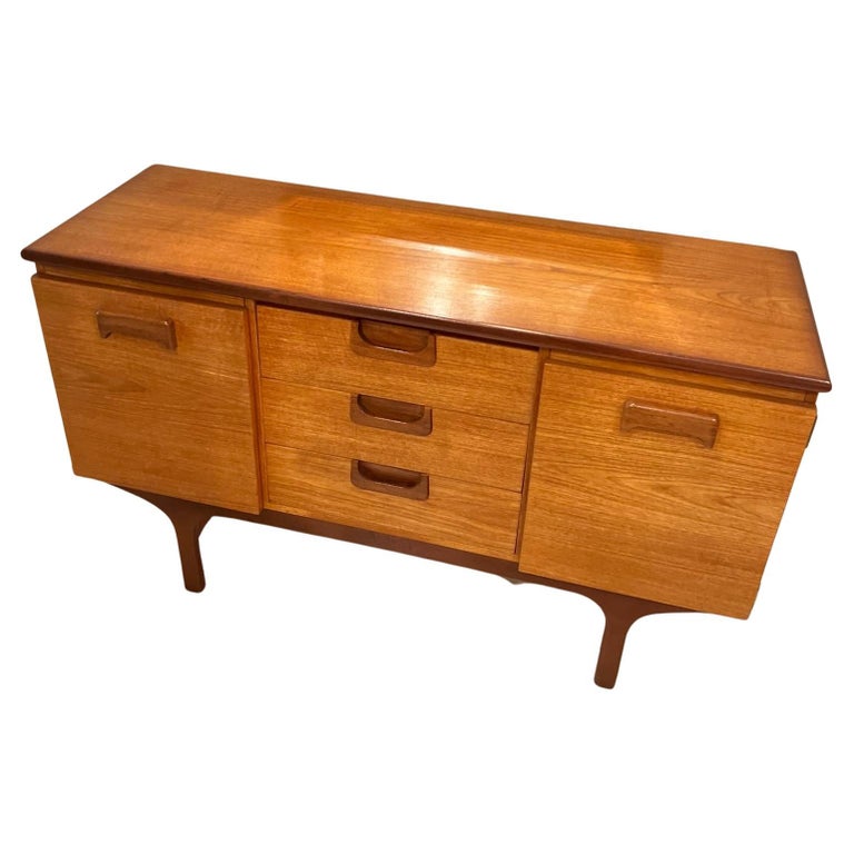 Vintage Mid-Century Modern Small Teak Sideboard For Sale at 1stDibs
