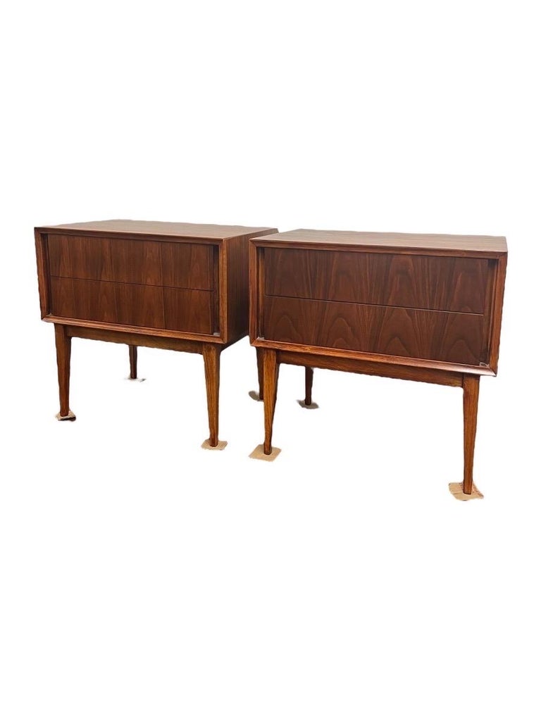 Vintage Mid-Century Modern Walnut End Table Stand Dovetail Drawers Set of 2 For Sale at 1stDibs