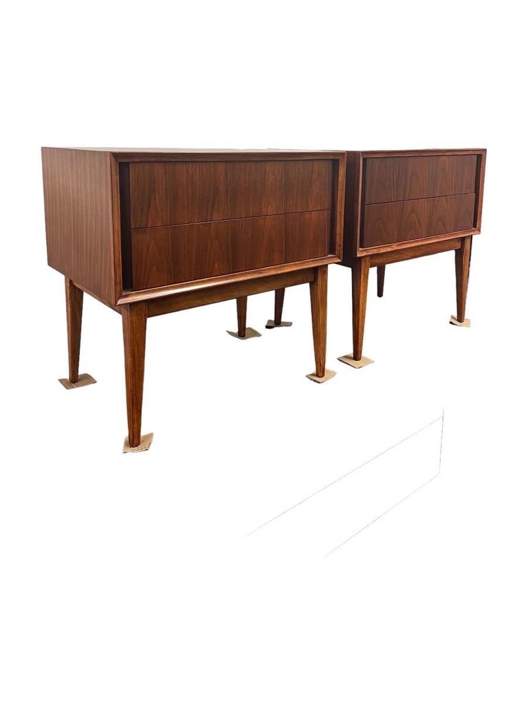 Vintage Mid-Century Modern Walnut End Table Stand Dovetail Drawers Set of 2 For Sale at 1stDibs
