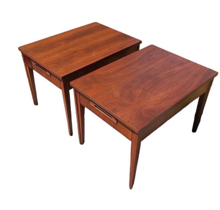 Vintage Mid Century Modern Walnut End Tables Set Of 2 For Sale at 1stDibs