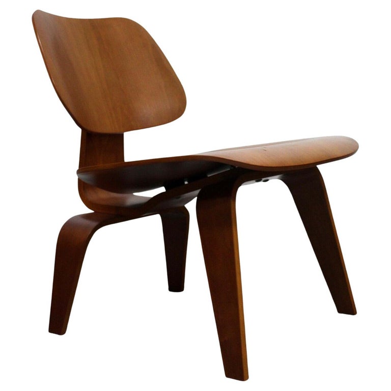 Chaise vintage en bois cintré Ray and Charles Eames pour Herman Miller DCW du milieu du siècle ...