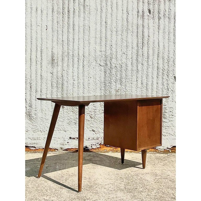 Vintage Midcentury Paul McCobb Planners Group Desk For Sale at 1stDibs