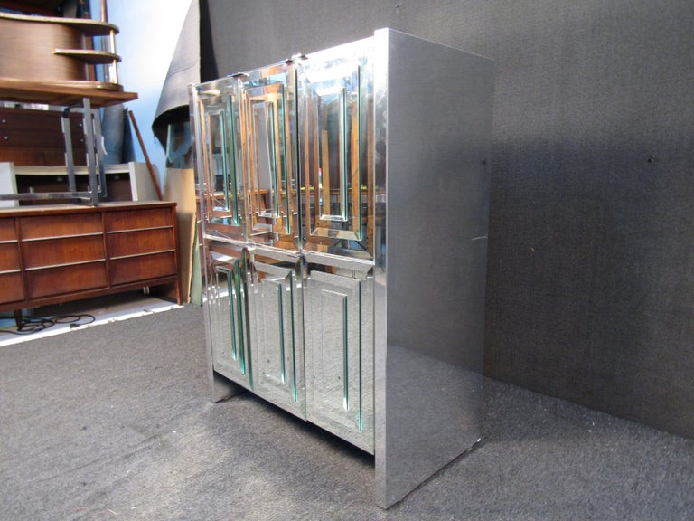 Vintage Mirrored Cabinet For Sale at 1stDibs