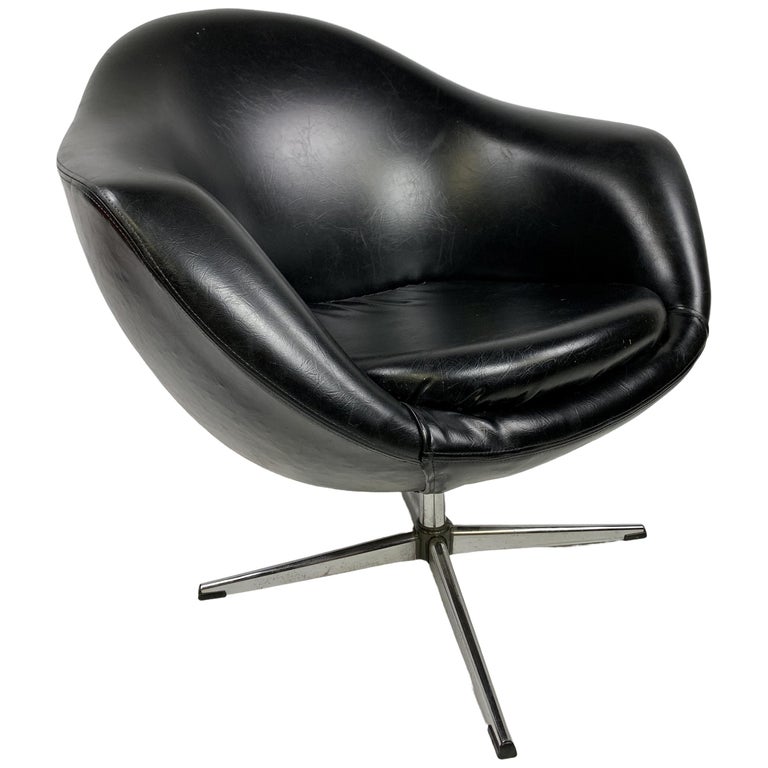 Vintage Modern Black Overman Swivel Pod Chair For Sale at 1stDibs