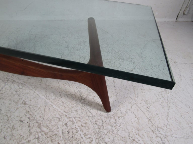 Vintage Modern Coffee Table For Sale at 1stDibs