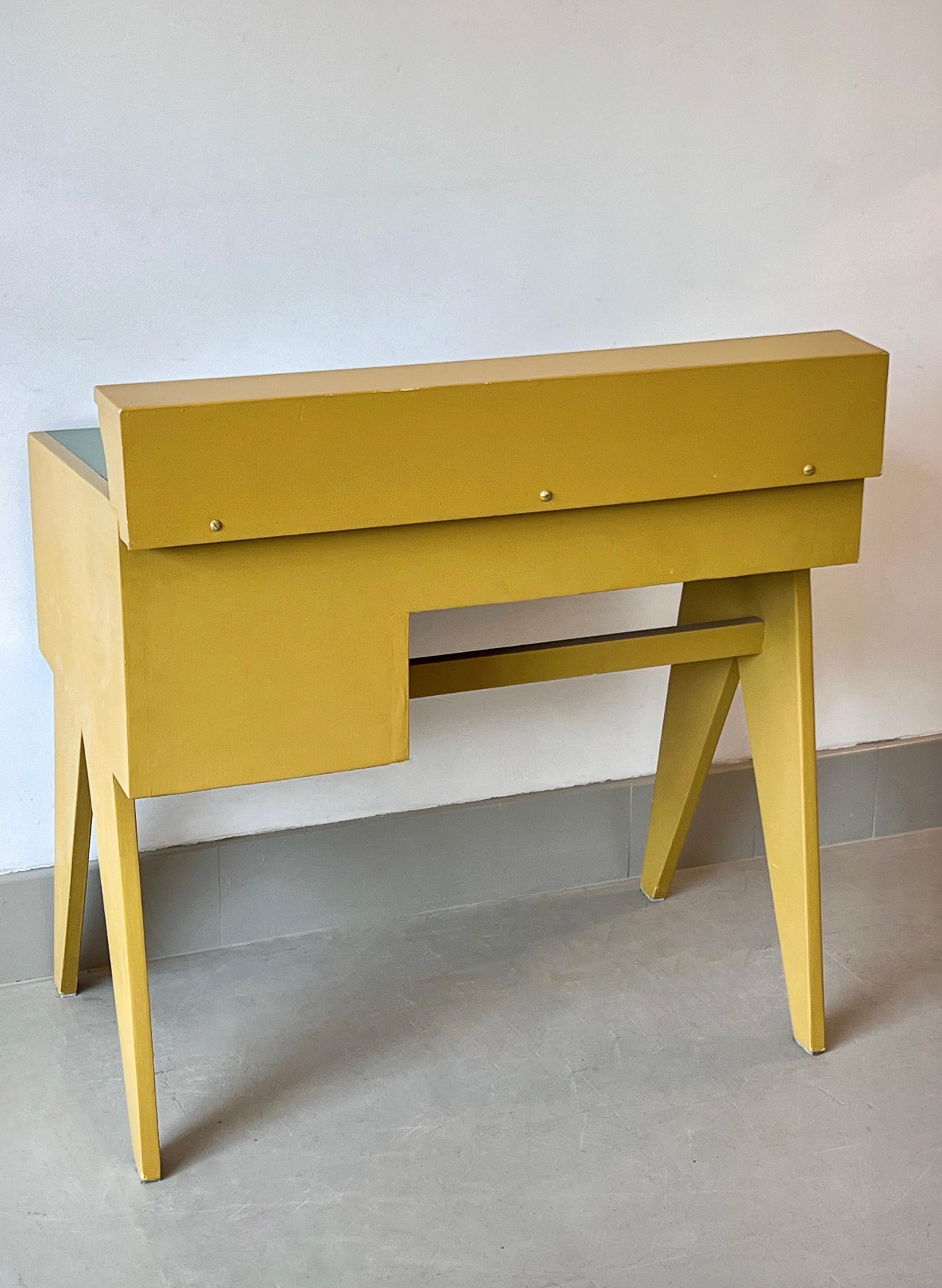 Vintage modernist desk For Sale at 1stDibs